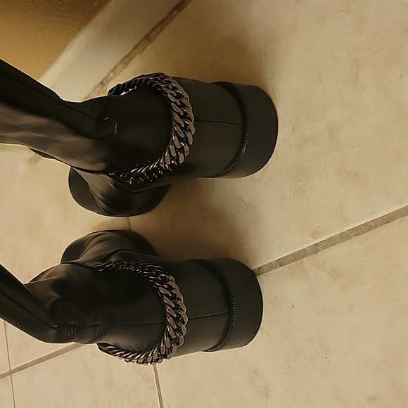 Christian Louboutin | Shoes | Authentic Christian Louboutin Leather ...